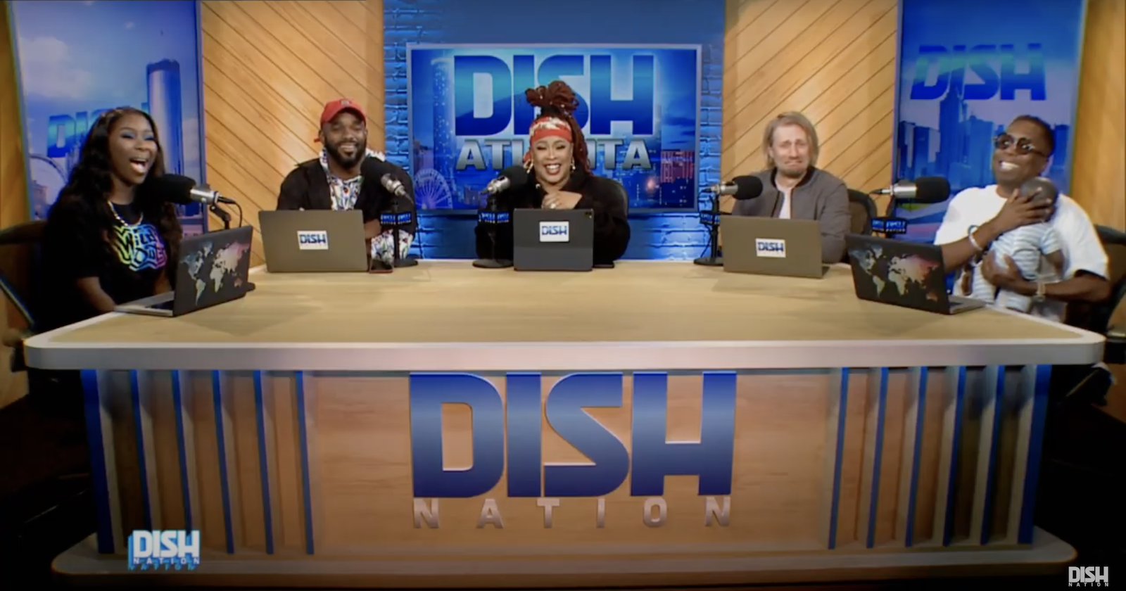 Kim Kardashian’s Magazine Cover Raises Blonde Eyebrows & Did Harry ...